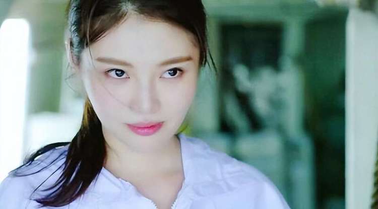 徐冬冬走光照流出 怒批告到底!网友:拍给男人看的 -6park.com